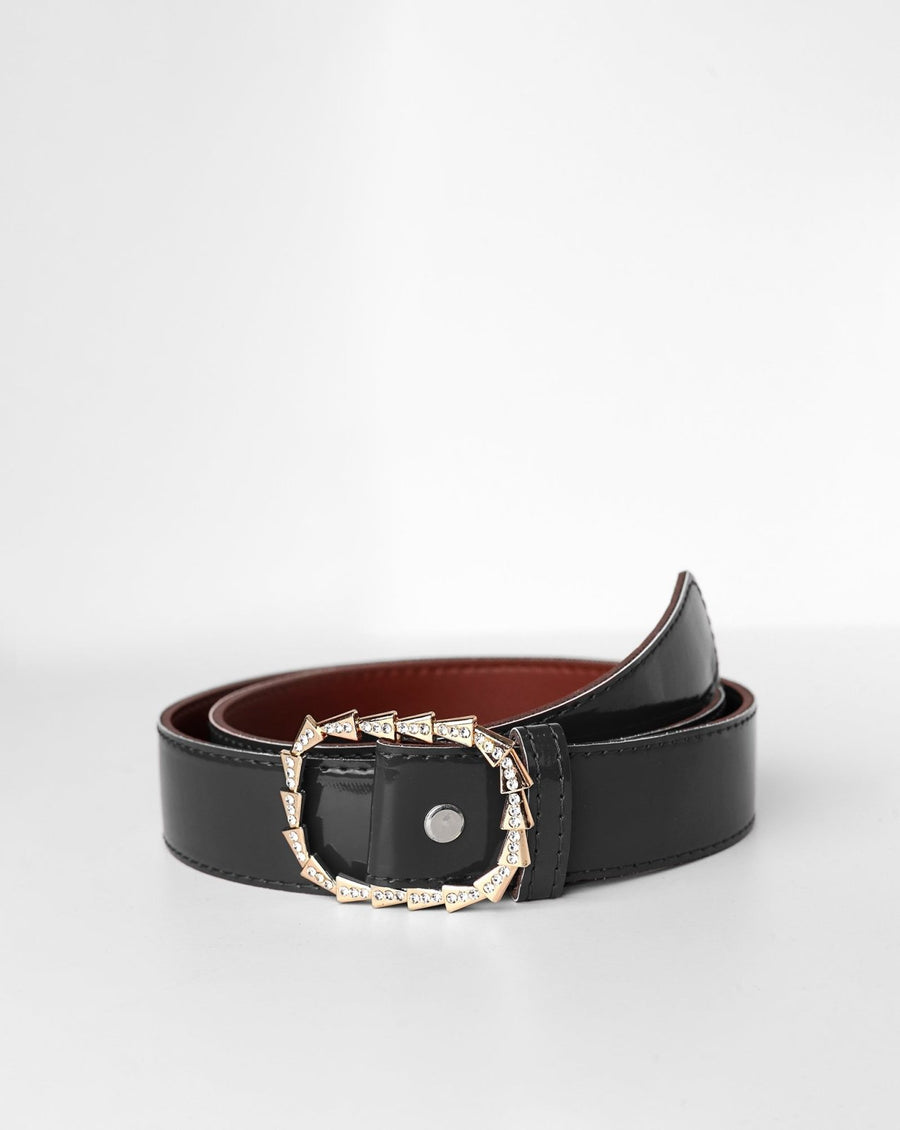 1. Trendy Belt Styles for Fashionable Outfits – Polkadots