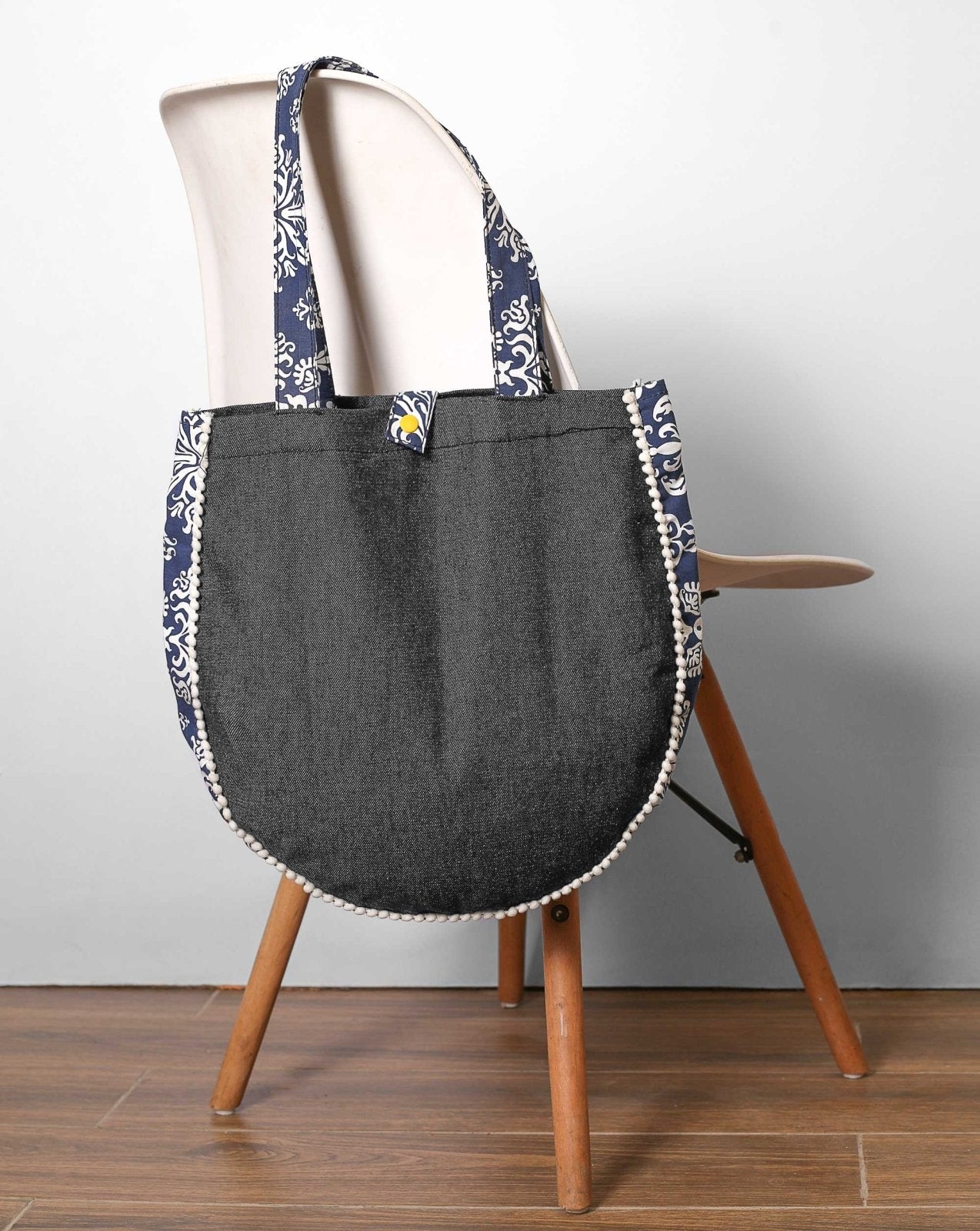 DENIM ROUND TOTE BAG - Polkadots