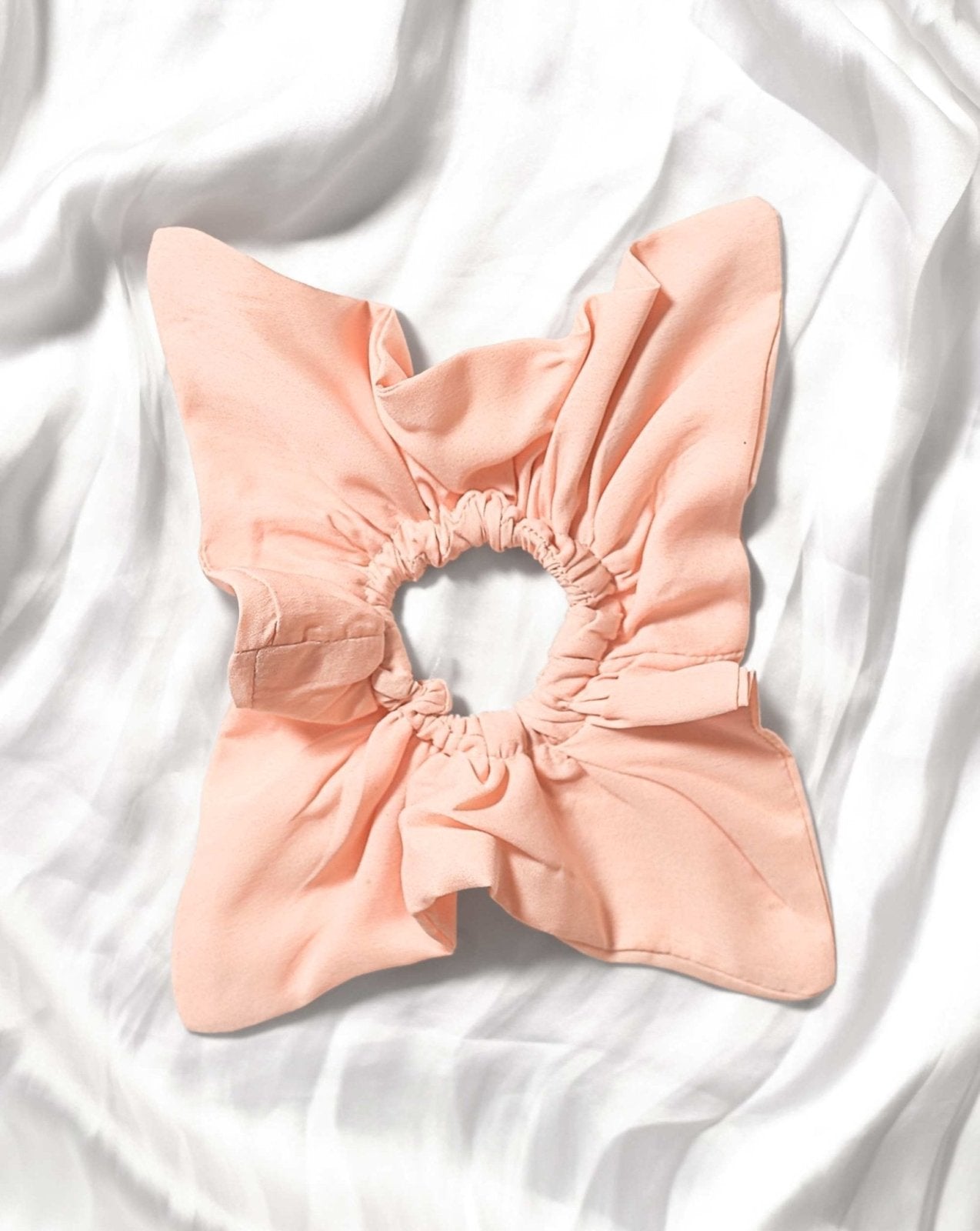 | PLAIN SCRUNCHIES | - Polkadots