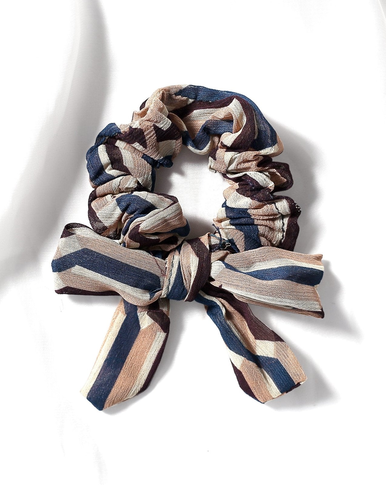 | PRINTED SCRUNCHIES | - Polkadots